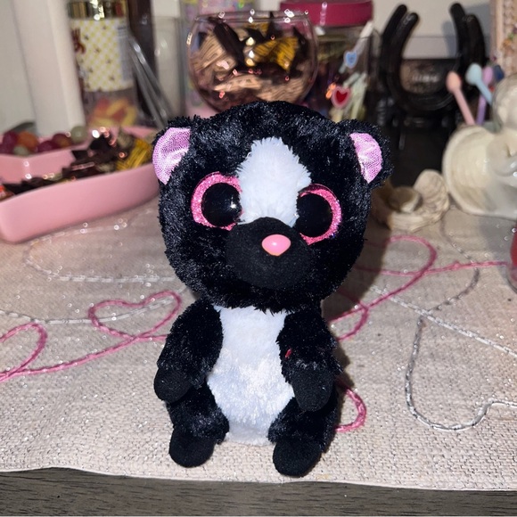 Ty | Toys | Ty Beanie Boo Flora The Skunk | Poshmark